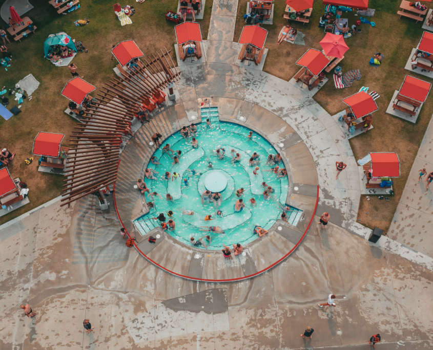 Slides & Attractions - SPLASHDOWN VERNON