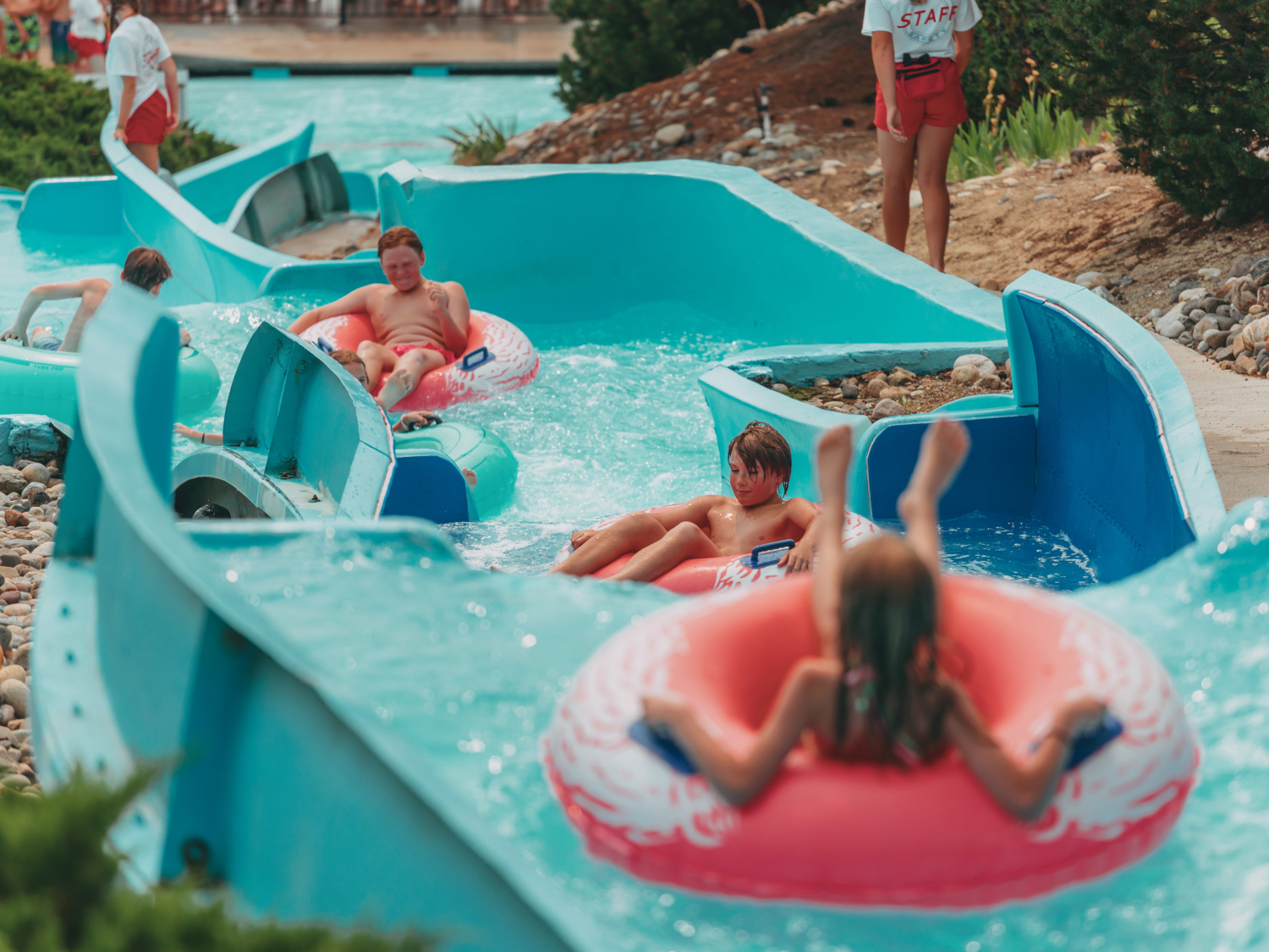 Slides & Attractions - SPLASHDOWN VERNON