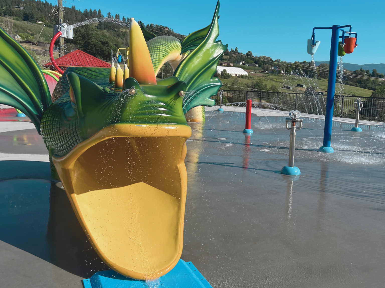 Slides & Attractions - SPLASHDOWN VERNON